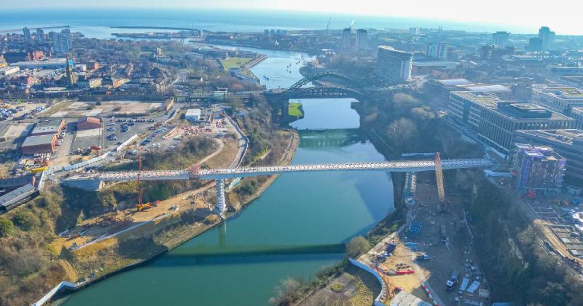 Final plank placed in new bridge milestone - MySunderland